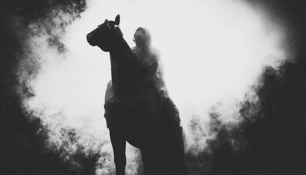 “Küheylan” ya da Orijinal Adıyla “Equus” Peter Shaffer’in Unutulmaz ...